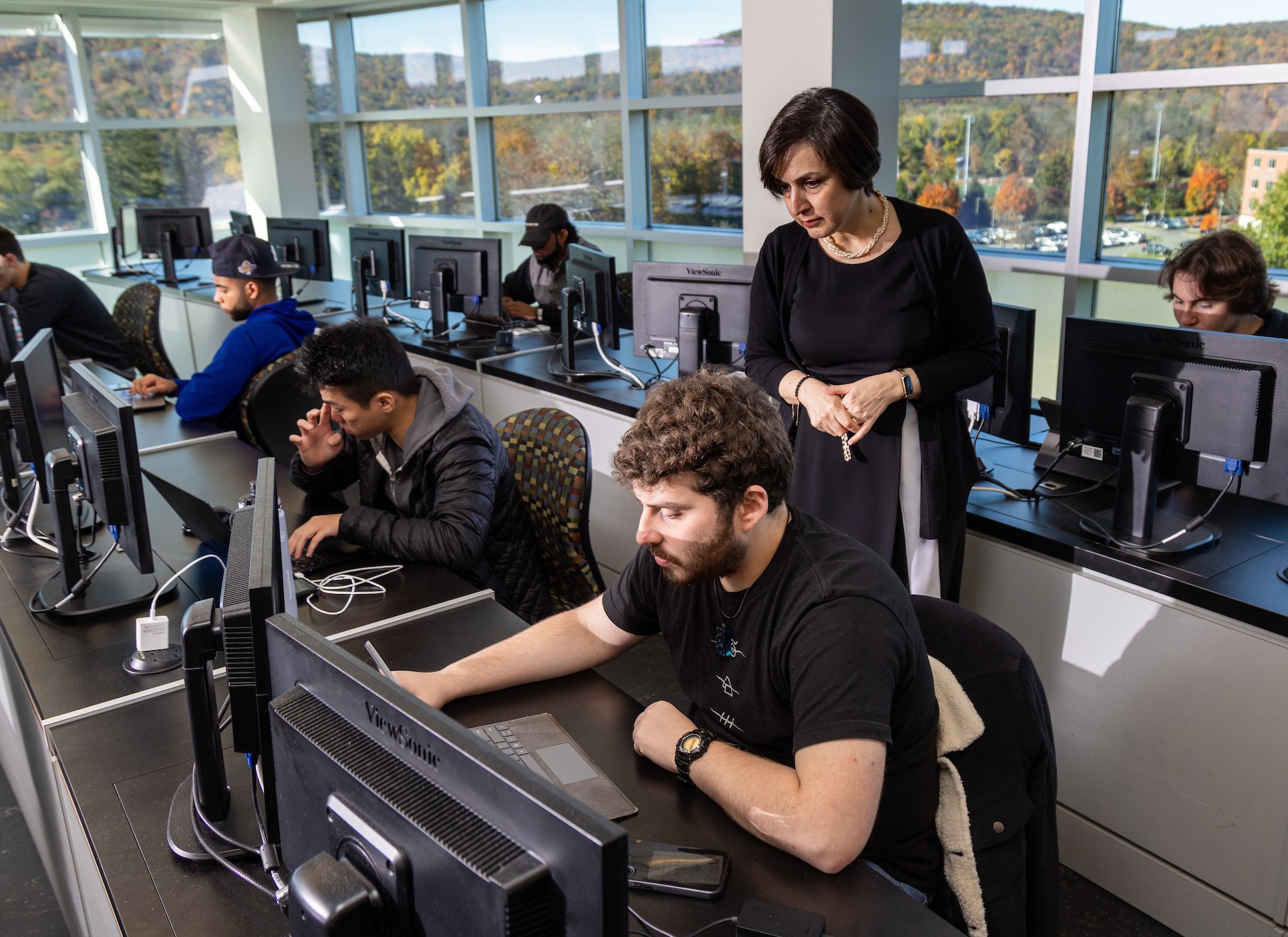 Professor Fariba Nosrati Receives 2023 Bright Idea Award - College News ...