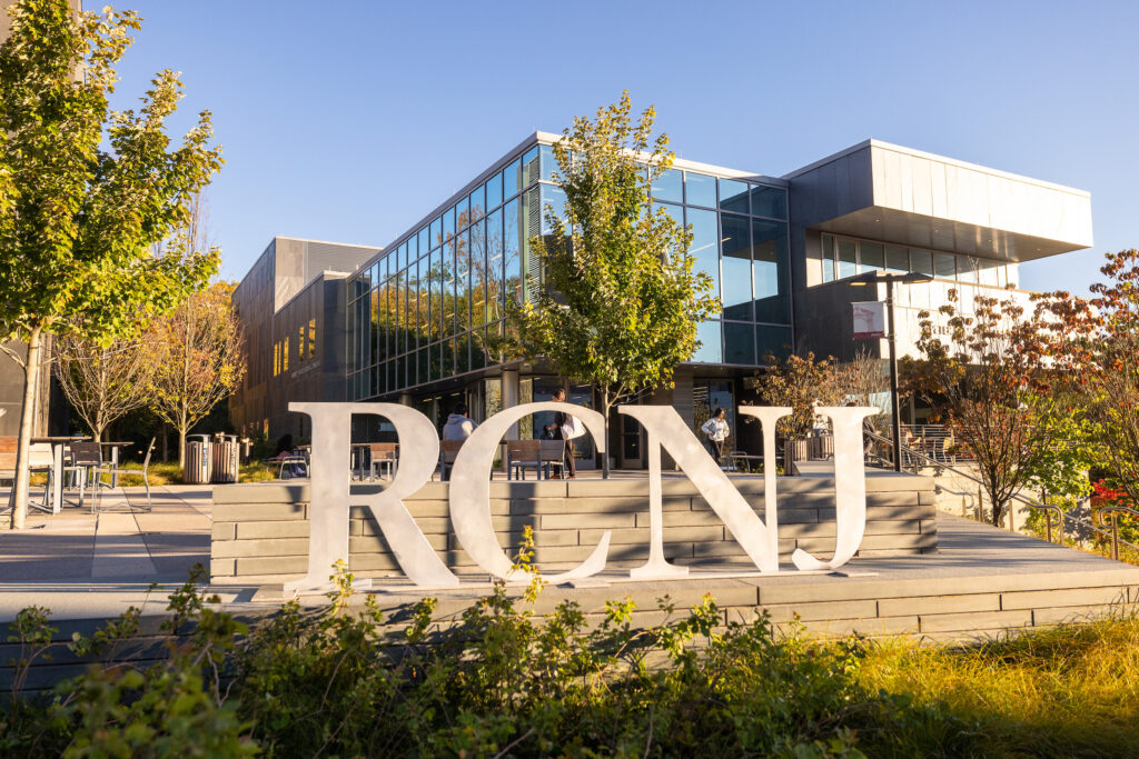 Roadrunners Named to the Fall 2024 Dean's List - College News & Media